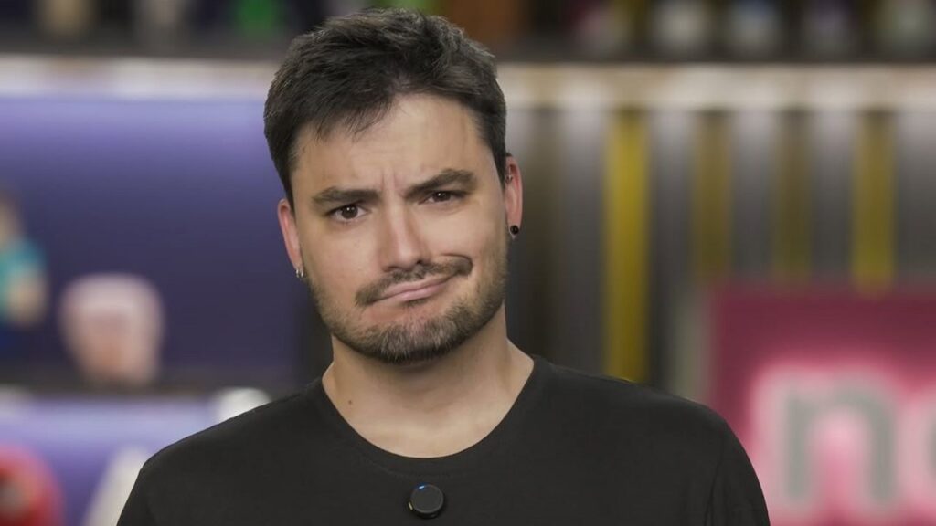 Felipe Neto resolveu expor os bastidores e falar sobre o novo técnico ...