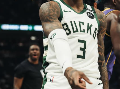 NBA encerra investigação e jogador dos Bucks é punido por caso de ...